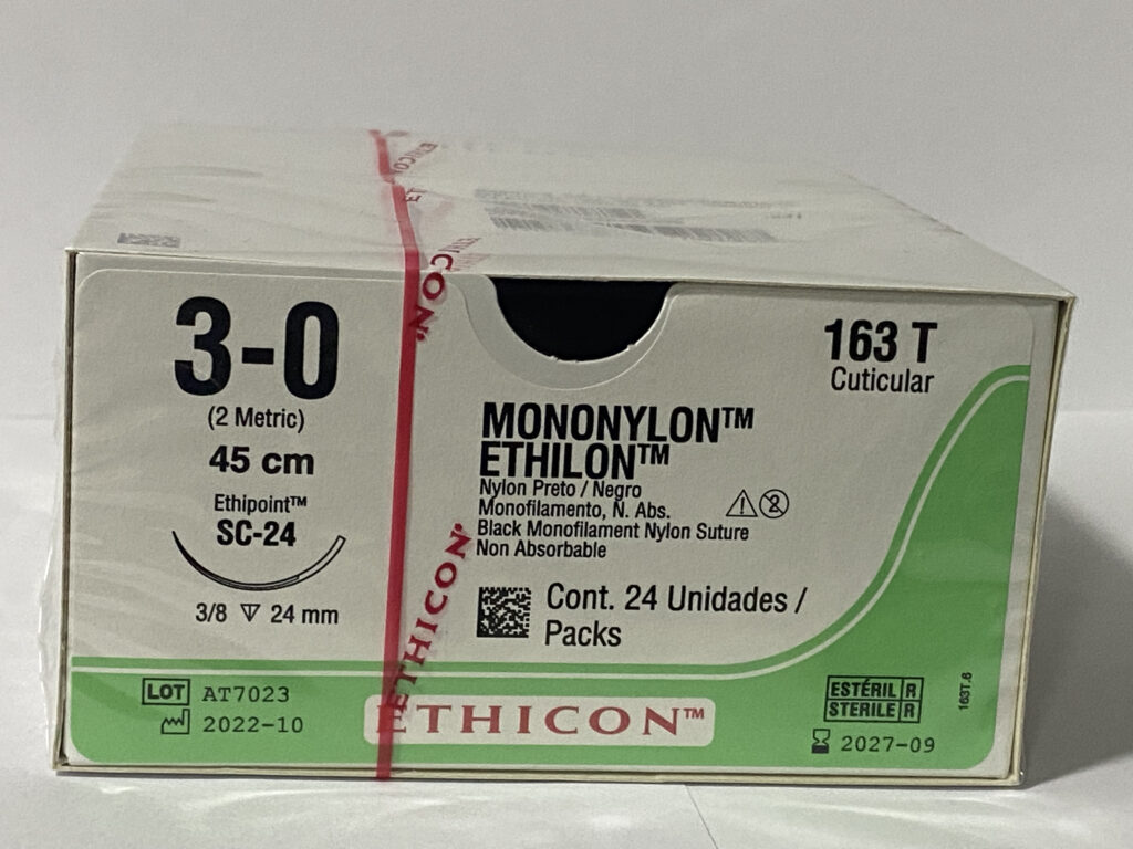 Ethilon Calibre 3/0 de Longitud 45 cm Aguja SC-24 - Proveedora Medica Adasa